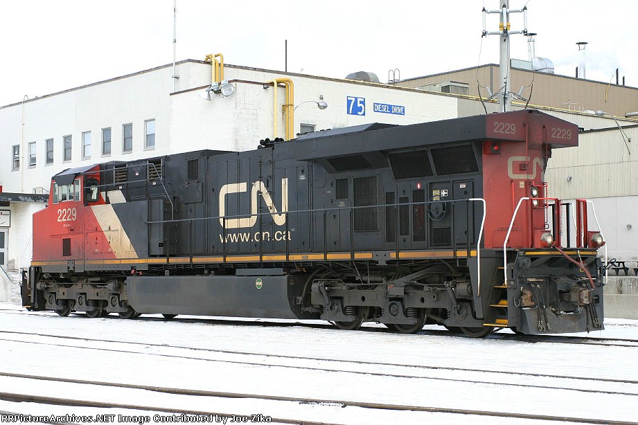 CN 2229 ES44DC